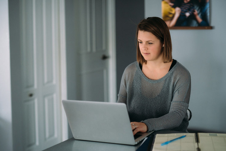 Professional Online Speech Therapist | Erika Phillips